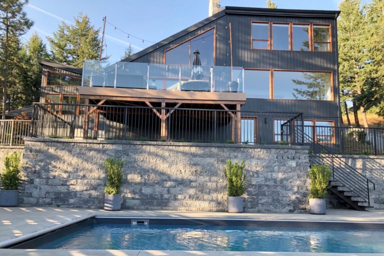 Valley Stone Retaining Wall - Basalite - Whyte Ave Landscape Supplies