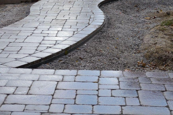 Snap Edge PVC Paver Edging - Whyte Ave Landscape Supplies Centre